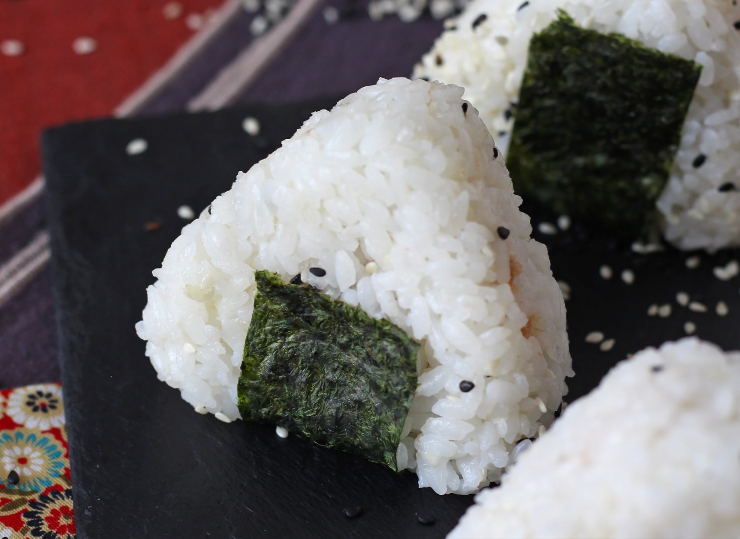 Receta de onigiri de atún, el sándwich de arroz japonés