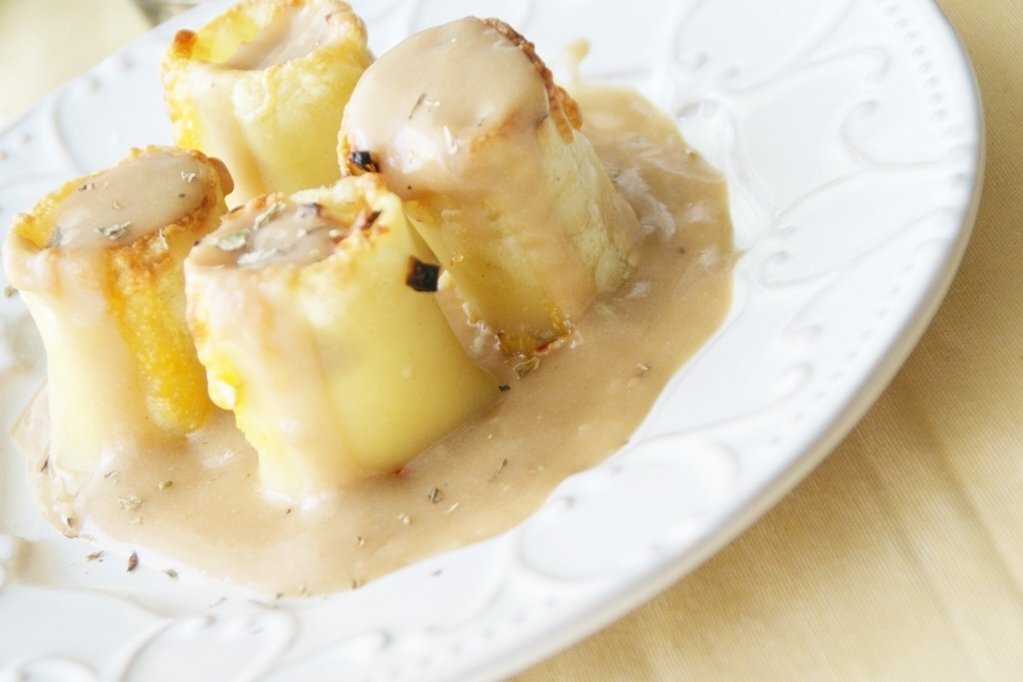 Receta de paccheri rellenos de marisco y salsa de hongos
