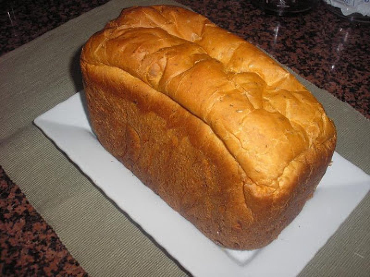Receta de pan de tomate y parmesano en panificadora