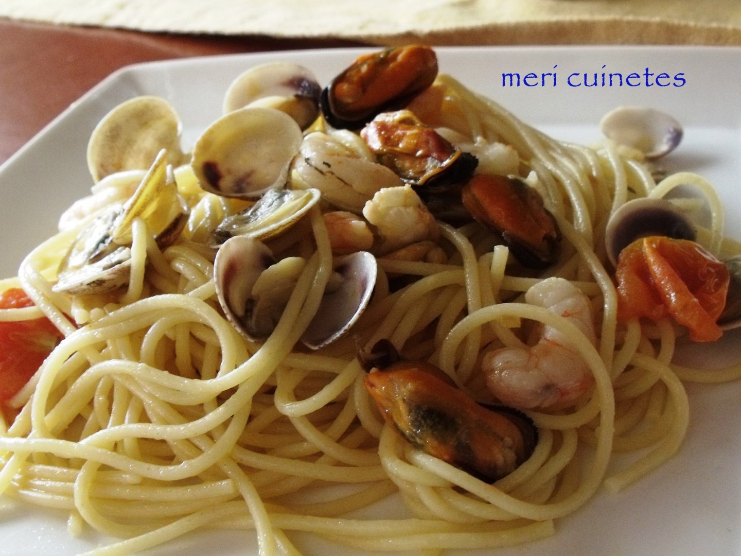 Pasta allo scoglio (con marisco)