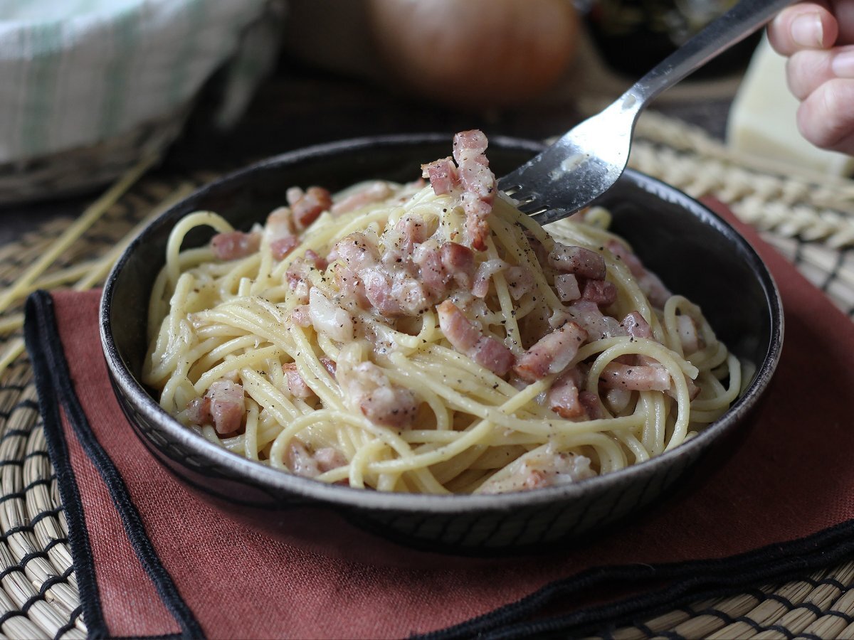 Receta de pasta con bacon: fácil y barata