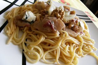 Receta de pasta con peras, nueces y salsa gorgonzola
