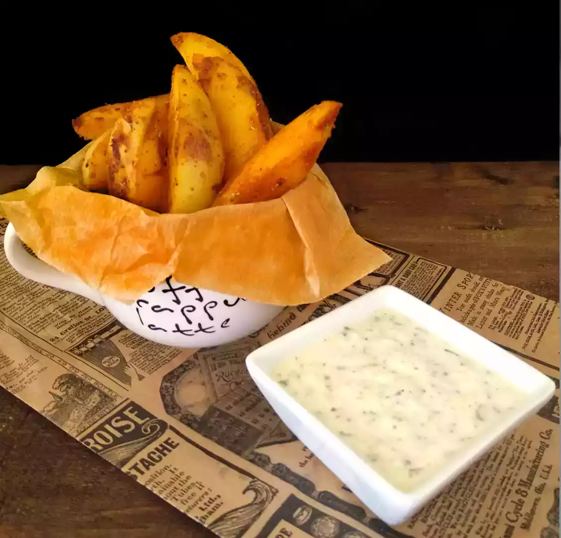 Receta de patatas deluxe con salsa ranchera