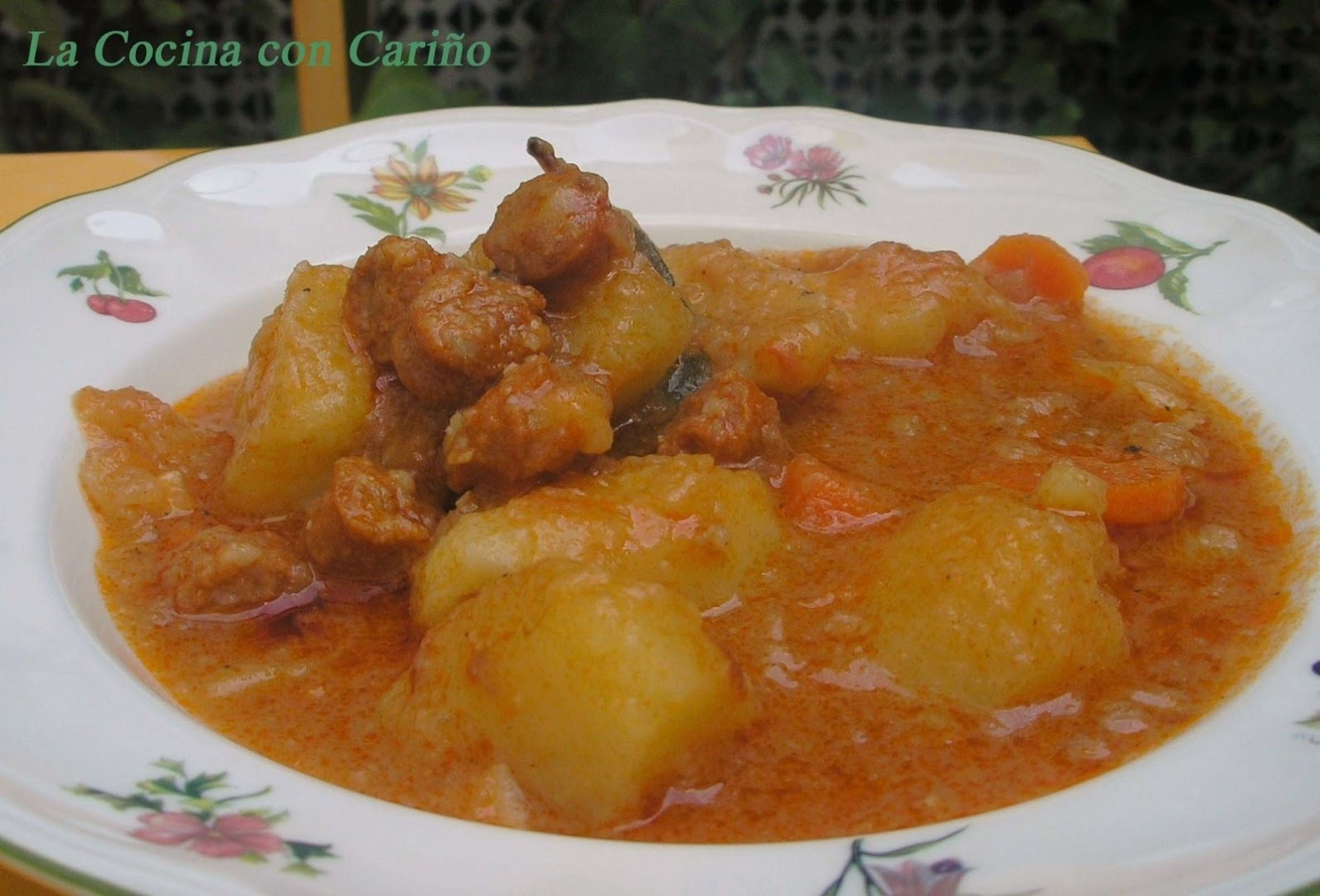 Receta de patatas guisadas con chistorra fácil y deliciosa
