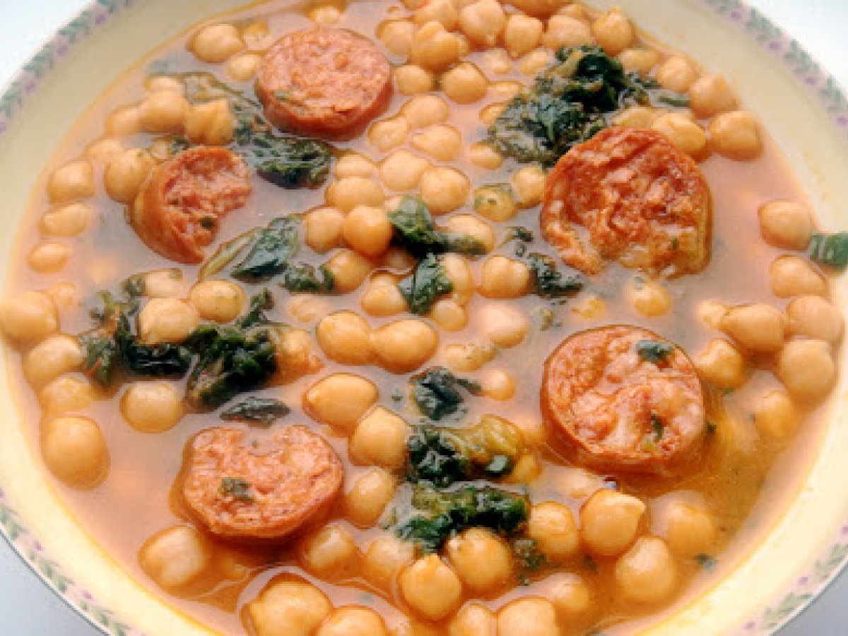 Receta de potaje de garbanzos, acelgas y chorizo