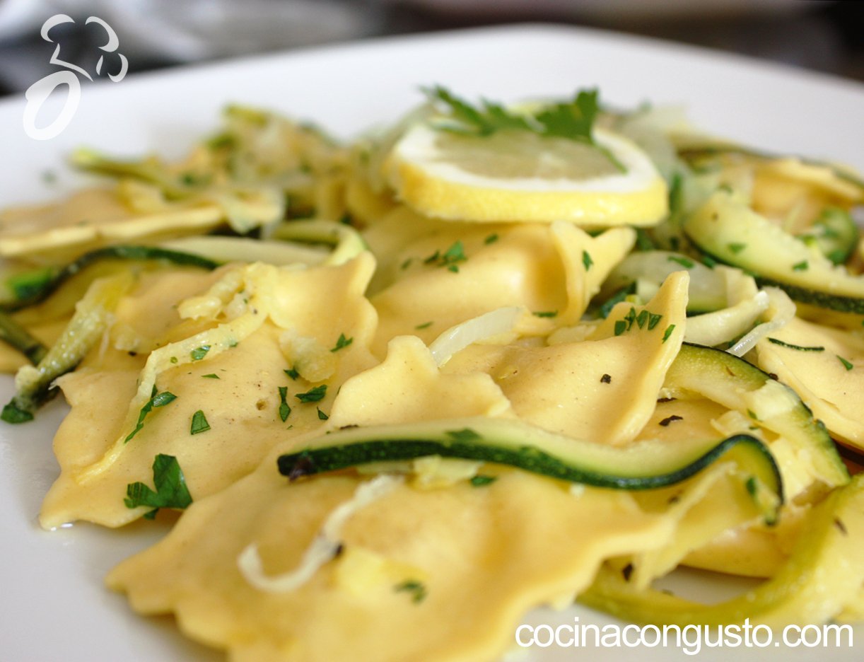 Receta de ravioli 4 quesos con calabacín al limón