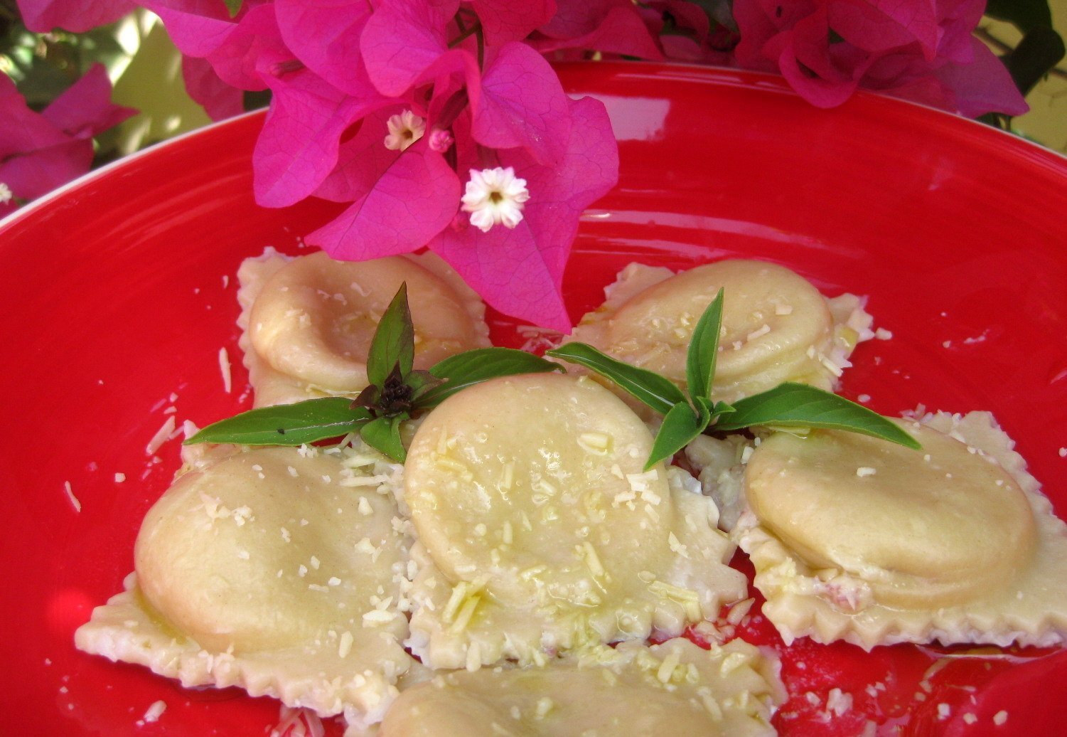 Receta de raviolis frescos con jamón y queso caseros