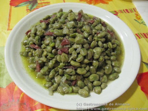 Receta de verduras: habas tiernas con jamón - Receta Petitchef