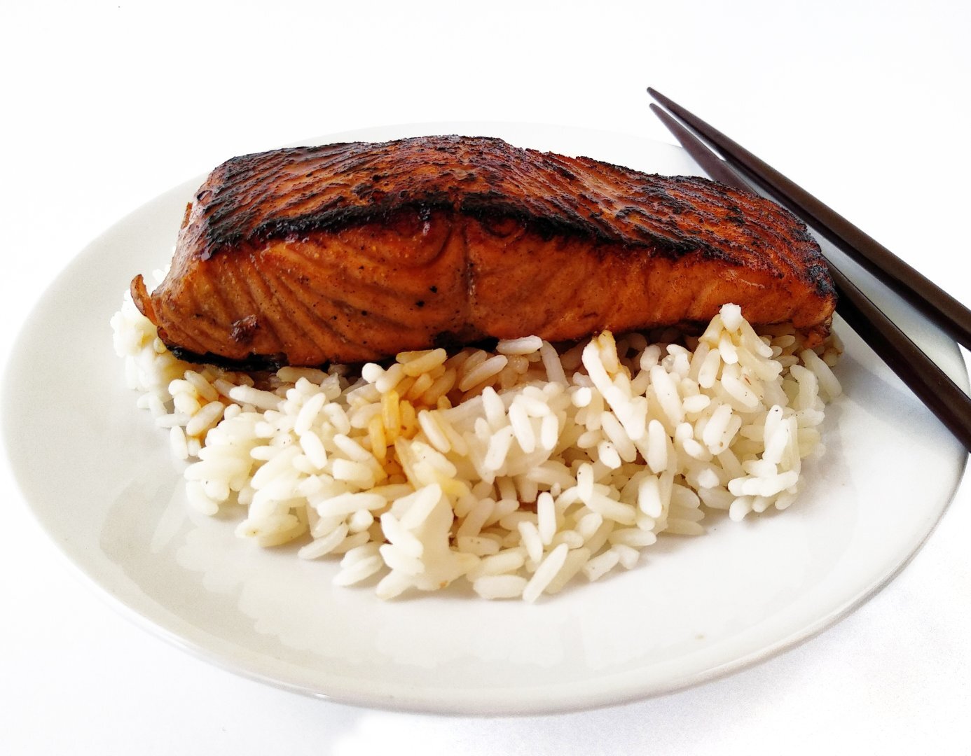 Receta de salmón al grill con soja y vino de arroz