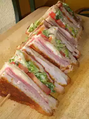 Receta del sándwich club del vips