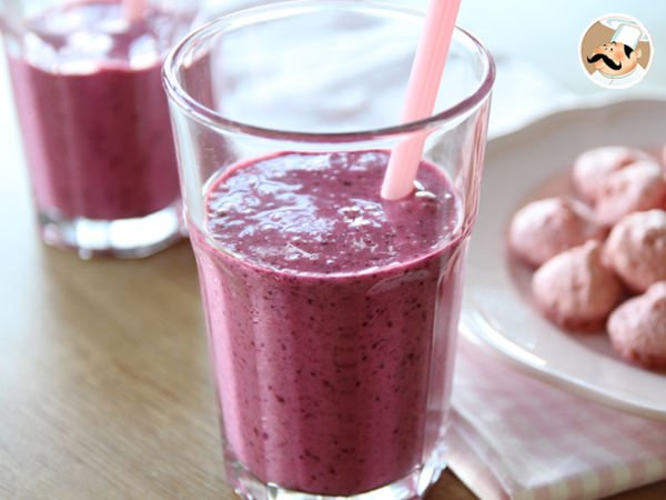 Receta de smoothie de frutos rojos y yogur