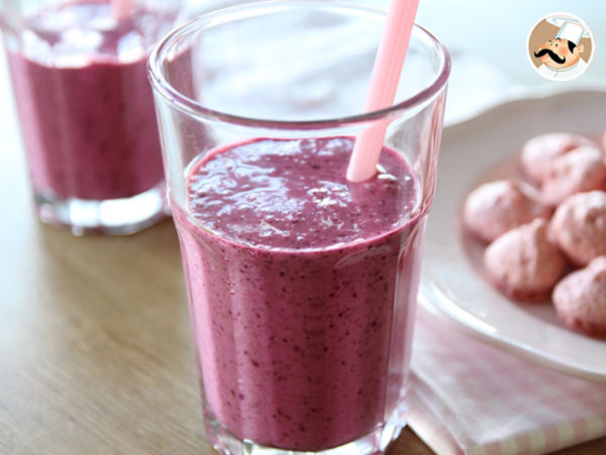 Receta de smoothie de frutos rojos y yogur