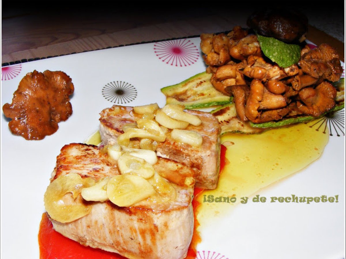 Receta de solomillo de cerdo al ajo confitado y setas