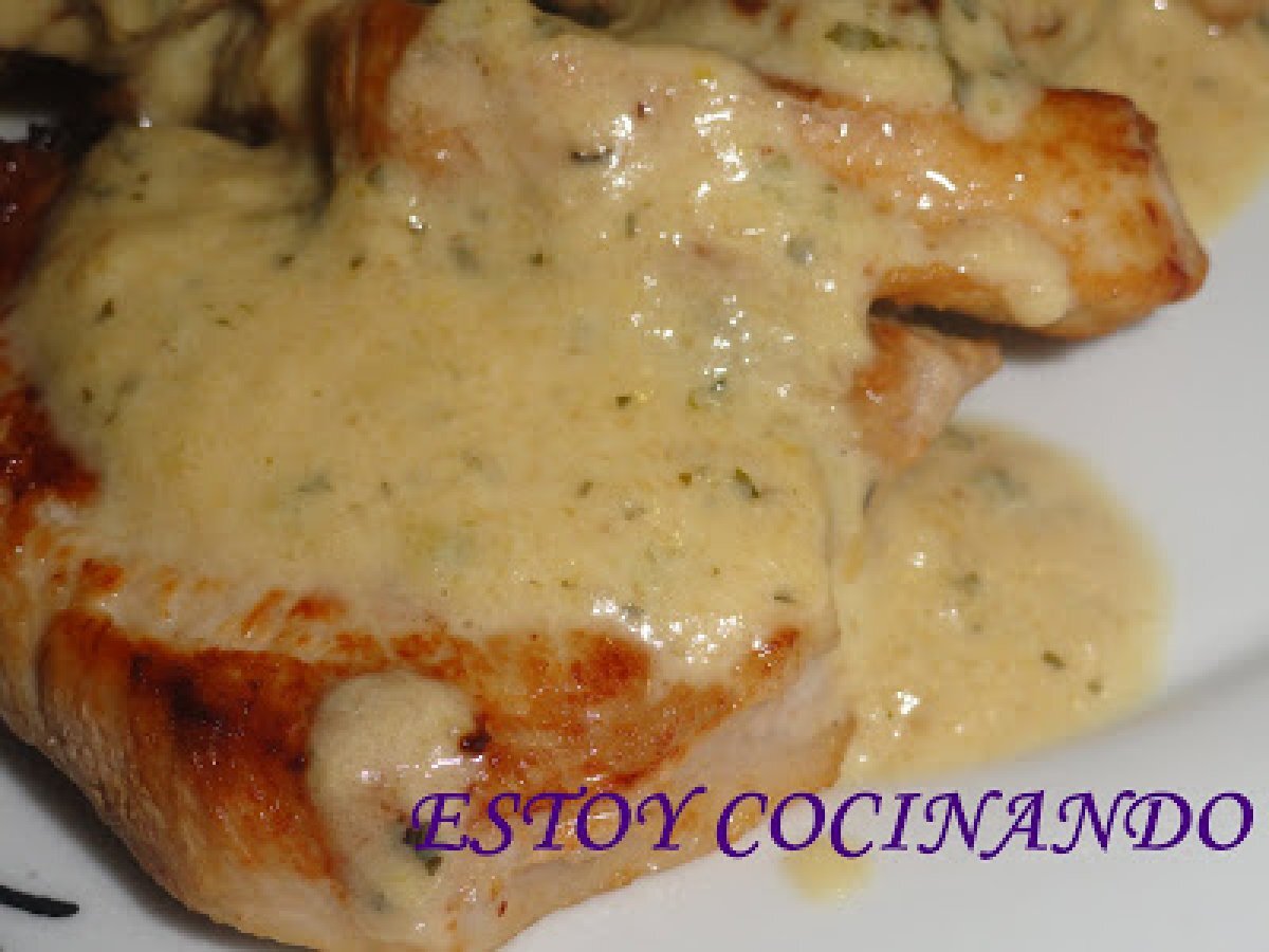 Receta de solomillo en salsa de cebolla y queso