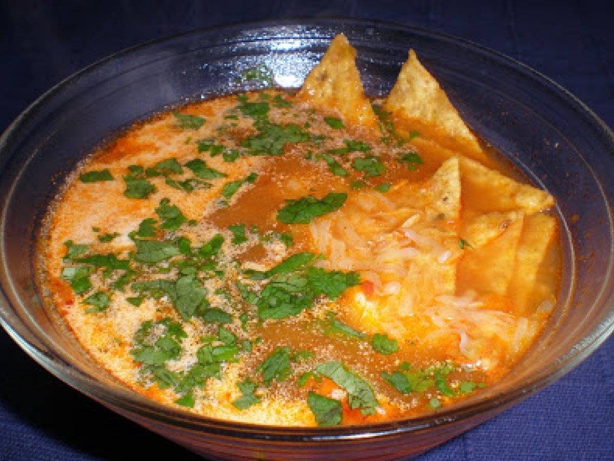 Sopa azteca tradicional mejicana - Receta Petitchef