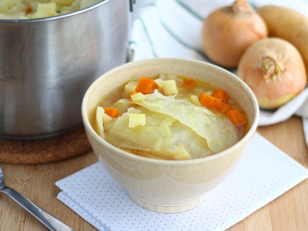 Receta de sopa de col básica y suave