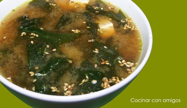 Sopa miso japonesa con tofu - Receta Petitchef