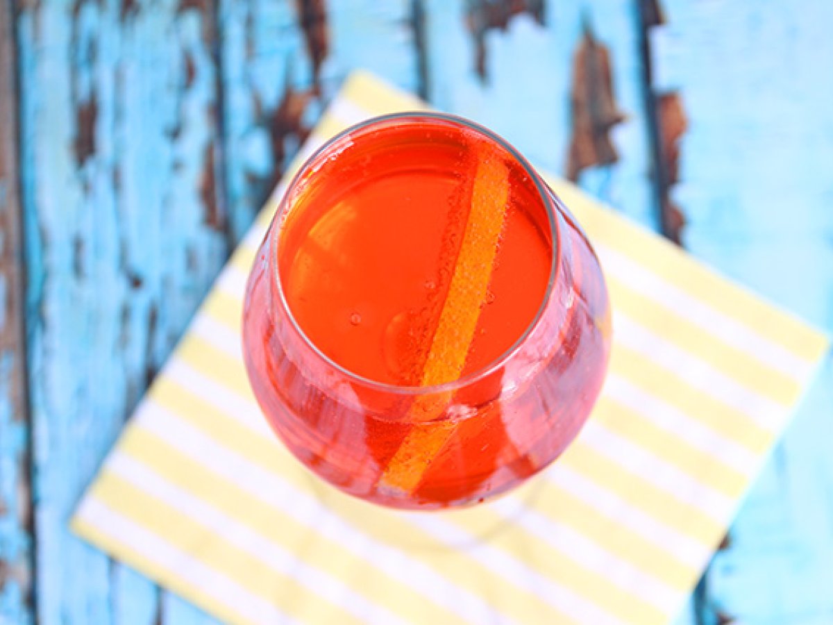 Receta del spritz: el famoso cóctel italiano con aperol