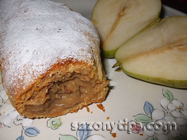 Strudel de pera y café