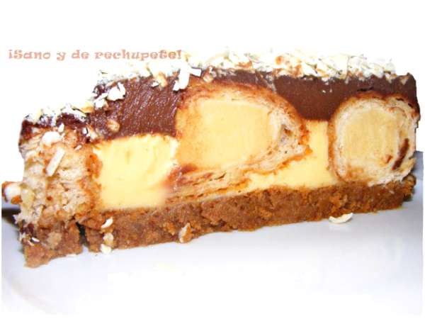 Tarta de dos chocolates rellena de susús de crema - Receta Petitchef