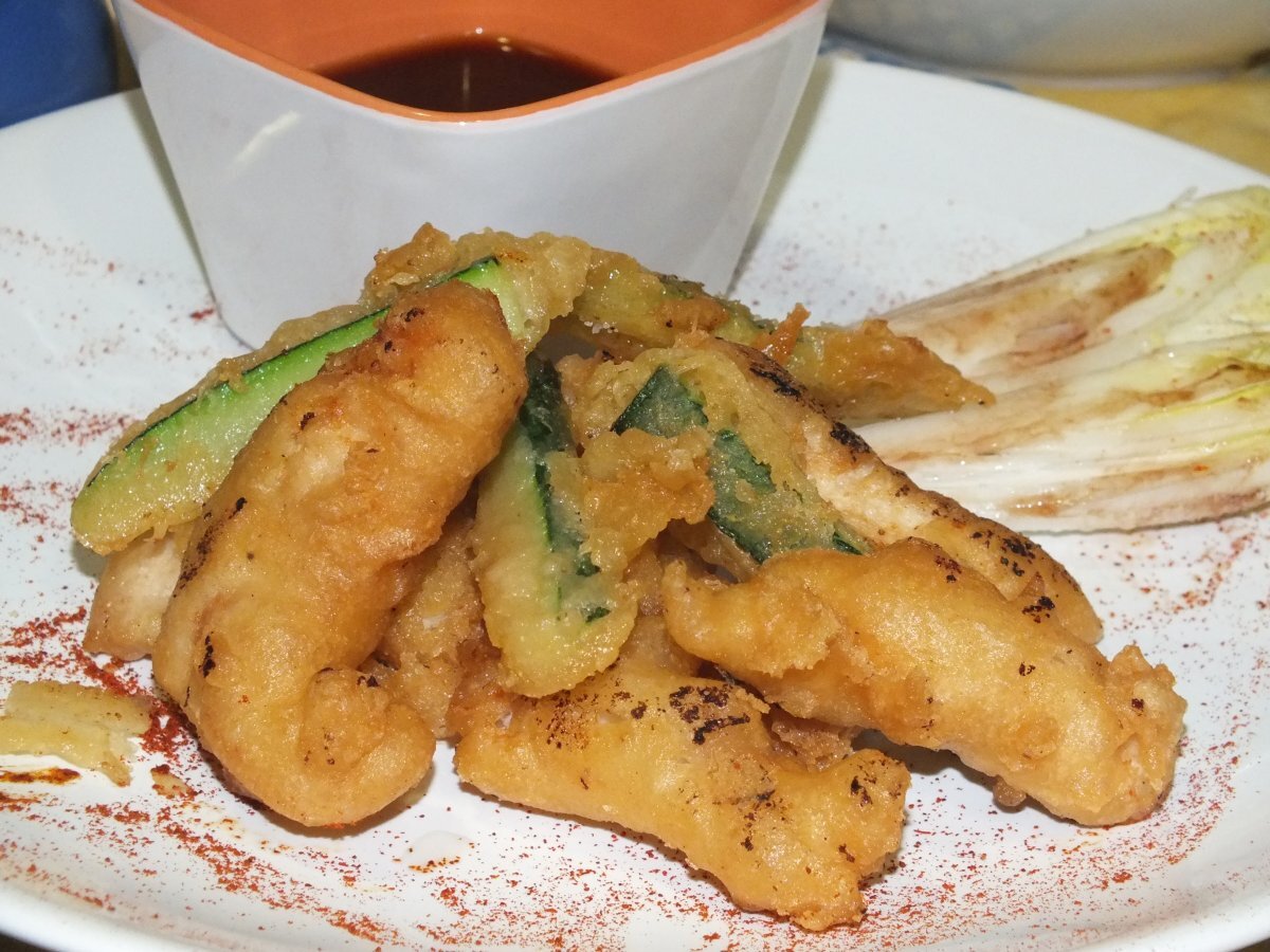 Tempura de pollo, calabacín y teriyaki - Receta Petitchef