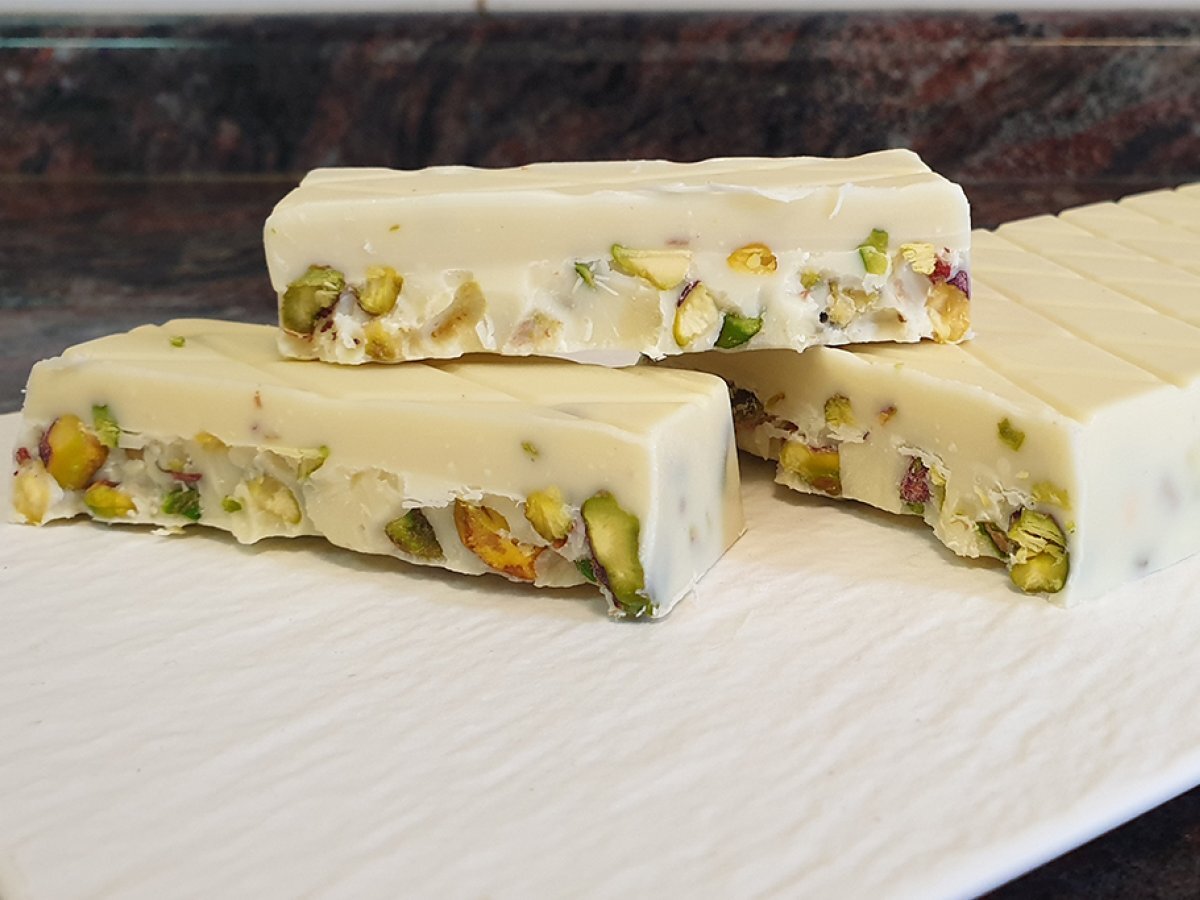 Receta de turrón de chocolate blanco y pistacho