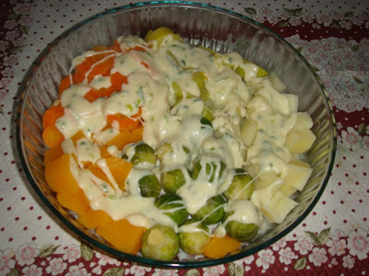 Vegetales hervidos con salsa de queso - Receta Petitchef